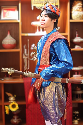 タイ民族衣装で記念撮影 ブルーアイランド プーケット