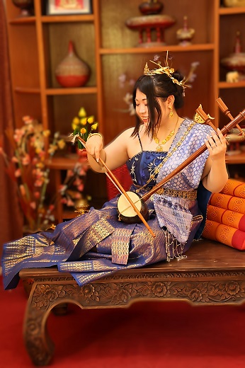 タイ民族衣装で記念撮影 ブルーアイランド プーケット